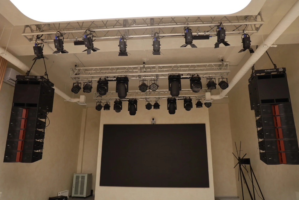 Hi-Tech Media поставила оборудование для проекта АРТ-РЕЗИДЕНЦИЯ «ПУРМОЛ»